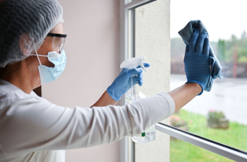 Internal Window Washing Services in Melbourne: Clear Views from AUSTCM